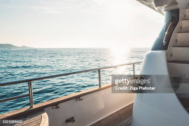 Choosing the Best Luxury Yacht for Summer Cruising: A Comprehensive Guide