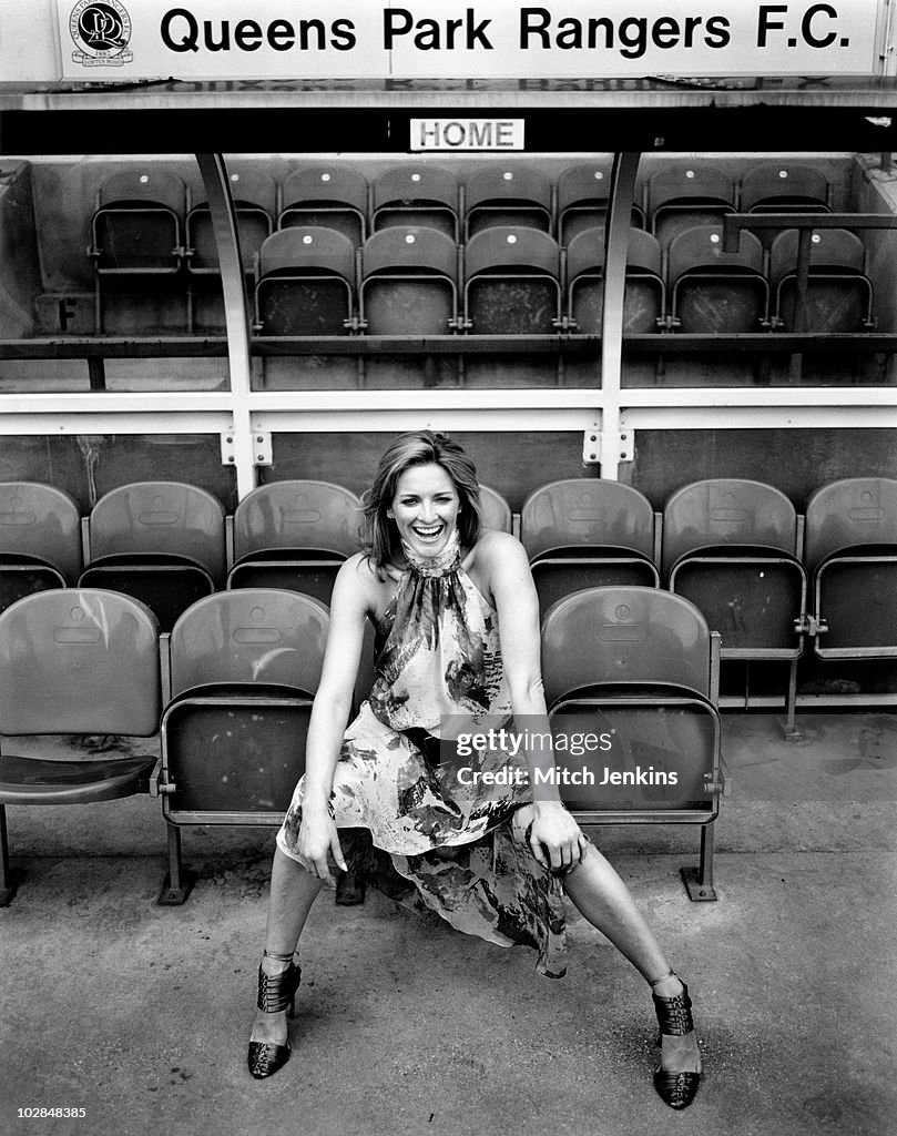Tv Presenter Gabby Logan Poses For A Portrait Shoot On June 12 2004 News Photo Getty Images