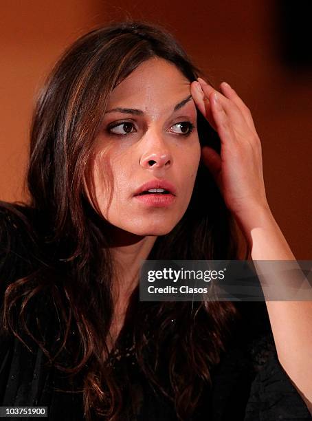 Elizabeth Cervantes Photos And Premium High Res Pictures Getty Images