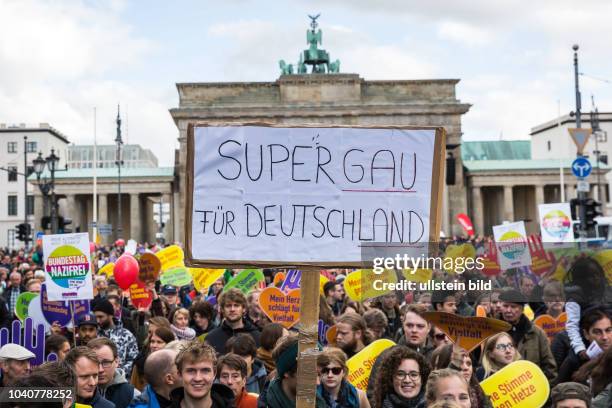 27 Afd Plakat Photos And High Res Pictures Getty Images