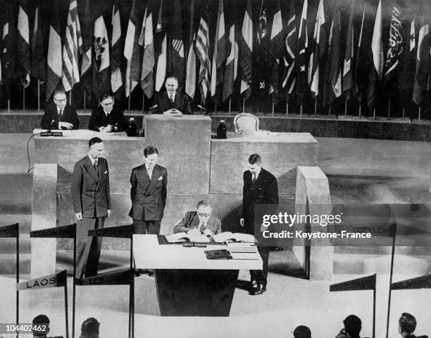 Us Japan Treaty Photos And Premium High Res Pictures Getty Images