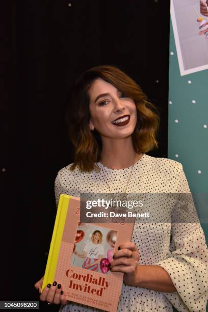 Zoe Sugg Photos Photos And Premium High Res Pictures Getty Images