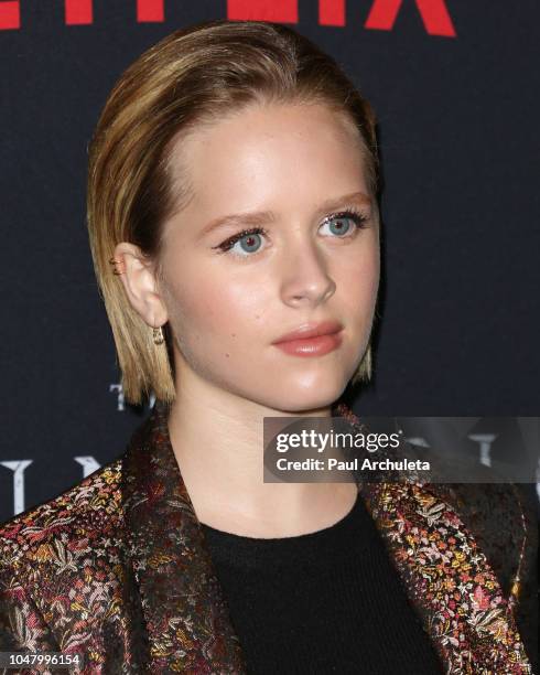 Lulu Wilson Haunting Of Hill House Premiere Photos And Premium High Res Pictures Getty Images
