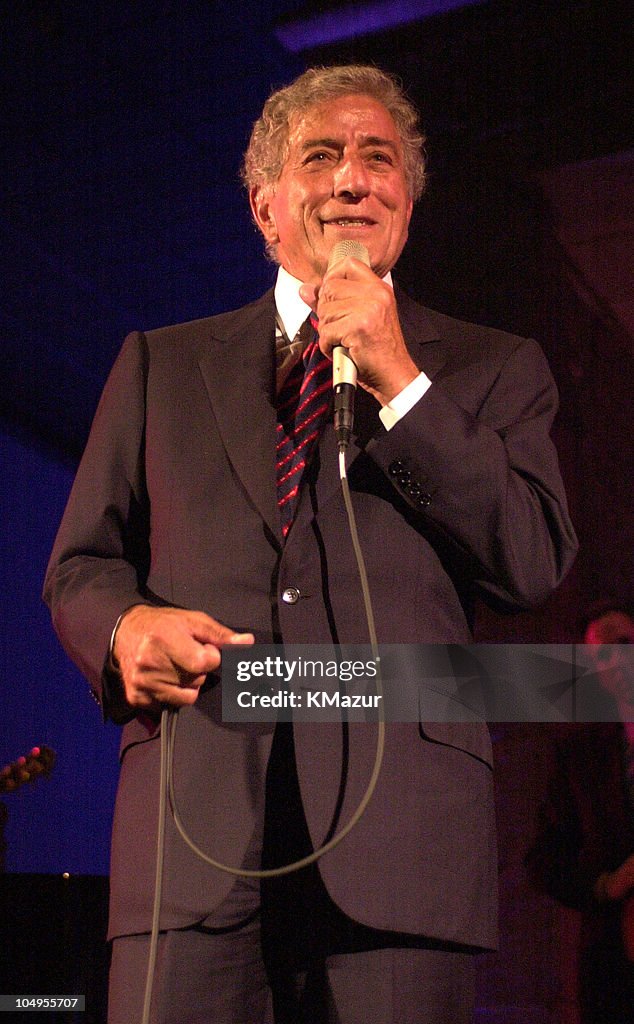 Tony Bennett During Tony Bennett 75th Birthday Party At The Met In News Photo Getty Images