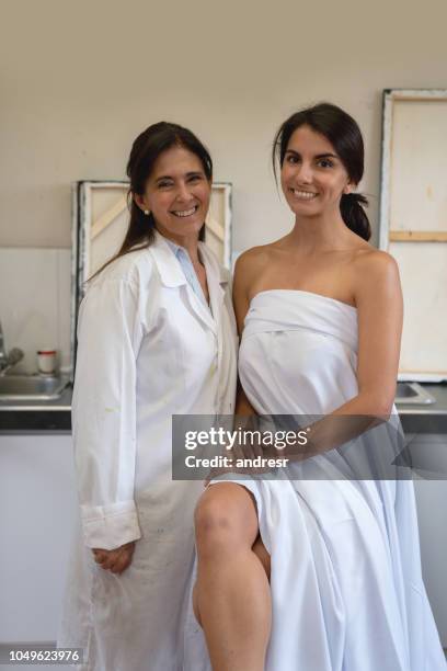Art Class Model Photos And Premium High Res Pictures Getty Images