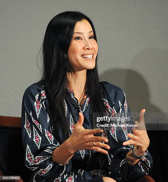 32 Laura Ling And Lisa Ling Sign Copies Of Somewhere Inside In Los