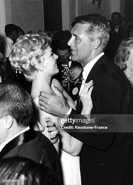 Kim Novak And Cary Grant Photos And Premium High Res Pictures Getty