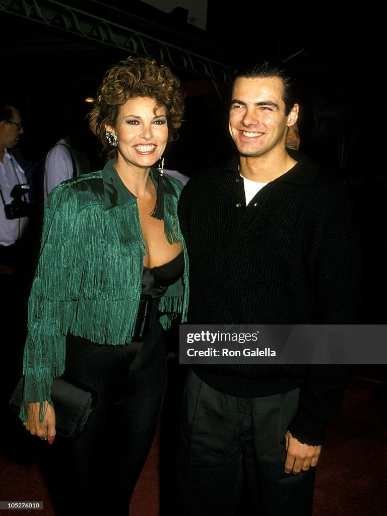Raquel Welch And Son Damon Welch During Crocodile Dundee Ii Los