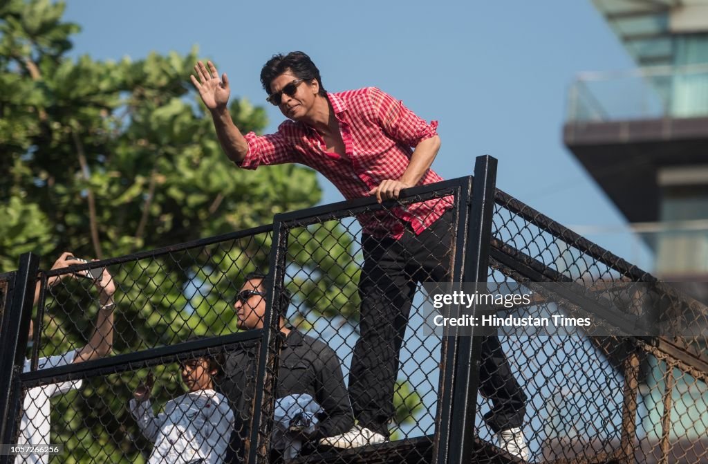 Bollywood Actor Shah Rukh Khan Celebrates His Birthday At His News