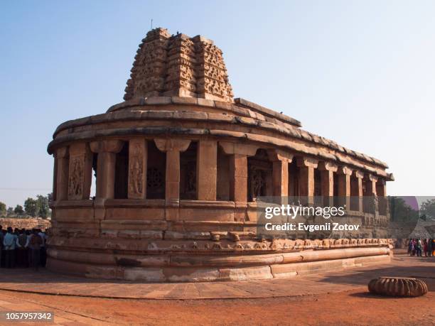 Dravidian Temple Architecture Photos and Premium High Res Pictures ... Dravidian Temple Architecture Photos and Premium High Res Pictures ...