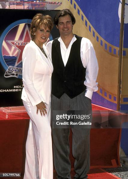 Raquel Welch And Son Damon Welch During Raquel Welch Receives Foto Jornalística Getty Images