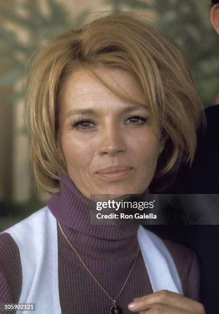 Angie Dickinson 1971 Photos And Premium High Res Pictures Getty Images