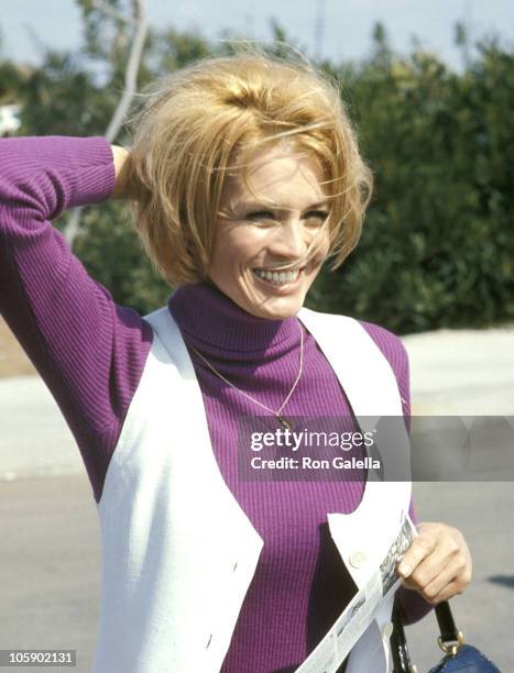 Angie Dickinson 1971 Photos And Premium High Res Pictures Getty Images