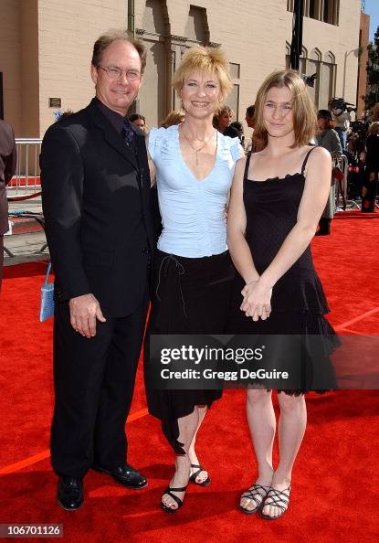 Dee Wallace Stone Husband Skip Belyea And Daughter Gaby Nachrichtenfoto Getty Images