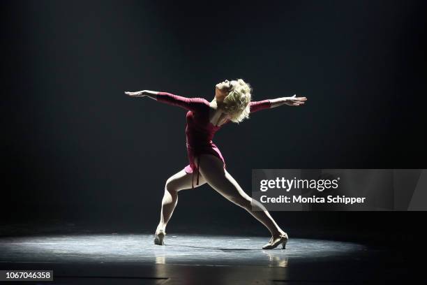 400 Robyn Hurder Photos And High Res Pictures Getty Images