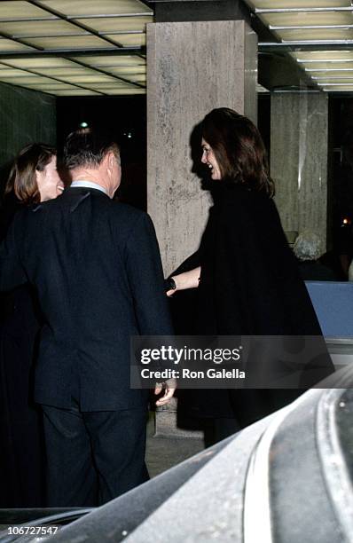 Jackie Kennedy Onassis Escorting Aristiotle Onassis To Jfk