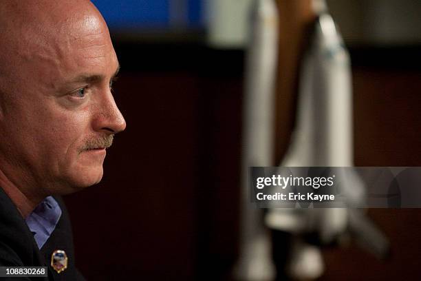 21 Rep Gabrielle Fords Husband Mark Kelly Announces His Plans For