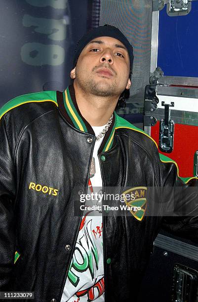 Sean Paul And Vivian Green On Mtv2 Photos and Premium High Res Pictures ... Sean Paul And Vivian Green On Mtv2 Photos and Premium High Res Pictures ...