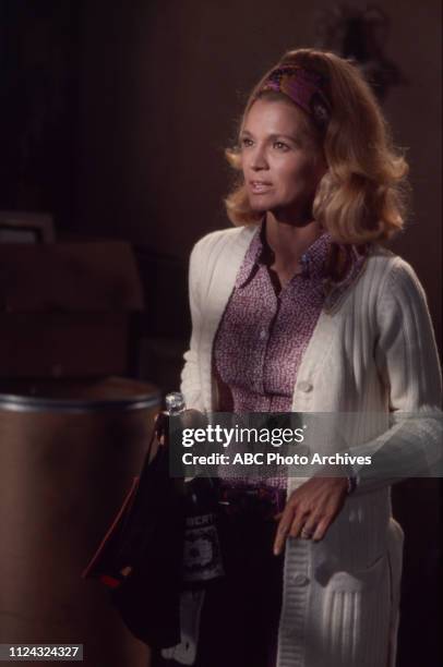 Angie Dickinson 1971 Photos And Premium High Res Pictures Getty Images