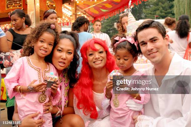 876 Ming And Aoki Lee Simmons Photos And High Res Pictures Getty Images