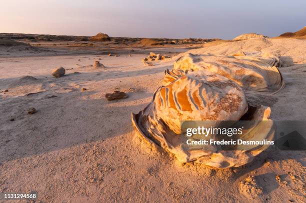 Paysage Aride Photos and Premium High Res Pictures - Getty Images Paysage Aride Photos and Premium High Res Pictures - Getty Images