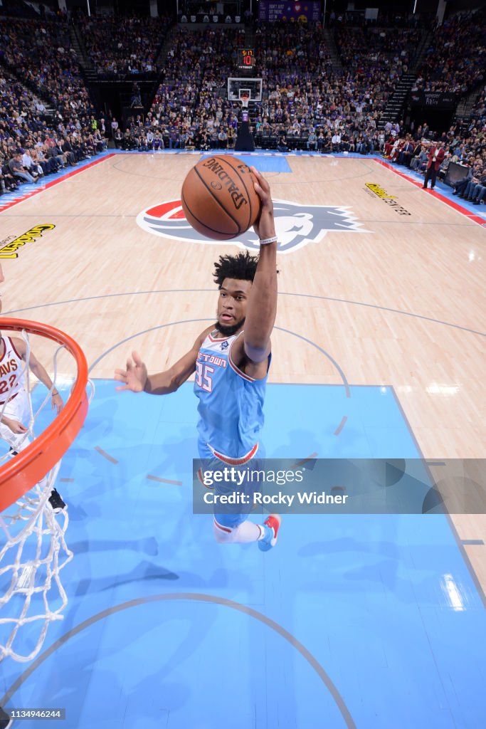 Marvin Bagley Iii Of The Sacramento Kings Flies In For A Dunk Vs The