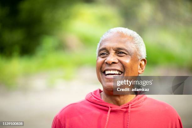 Filipino Man Walking Foto e immagini stock - Getty Images Filipino Man Walking Foto e immagini stock - Getty Images