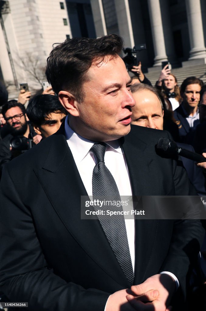 Tesla Ceo Elon Musk Leaves Federal Court After Attending A Hearing On