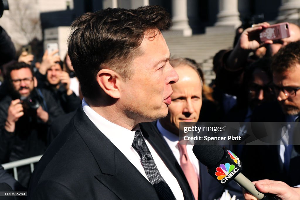 Tesla Ceo Elon Musk Leaves Federal Court After Attending A Hearing On