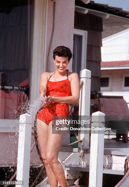 Jane Russell Portrait Session In A Bathing Suit At Home In 1957 News Photo Getty Images