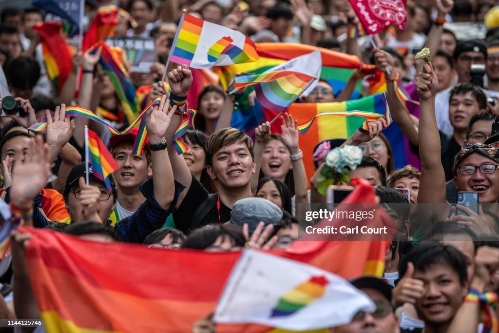 People Celebrate After Taiwans Parliament Voted To Legalise Same Sex