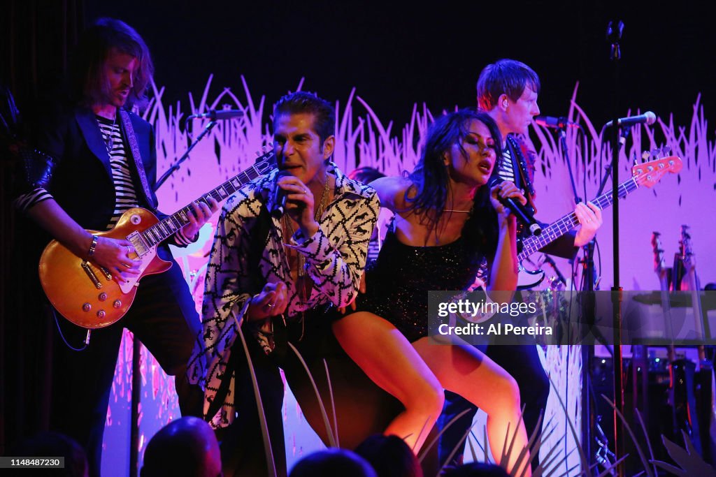 Perry Farrell and wife Etty Lau Farrell perform with the Kind Heaven ... Perry Farrell and wife Etty Lau Farrell perform with the Kind Heaven ...