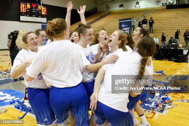 Div Ii Womens Basketball Championship Photos And Premium High Res