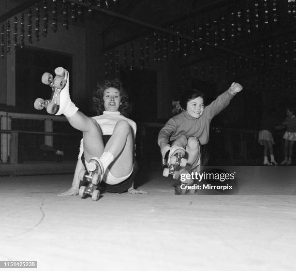 1950s Roller Skating Fotografias E Filmes Do Acervo Getty Images