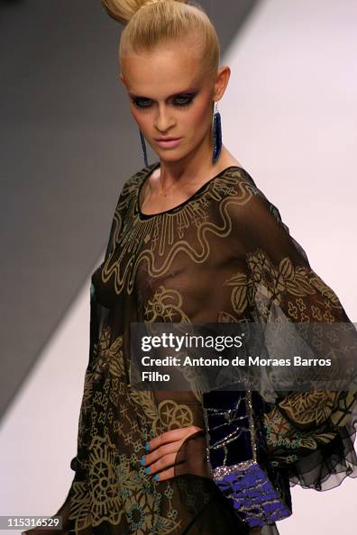 Model Wearing Zandra Rhodes Springsummer 2007 During London Fashion News Photo Getty Images