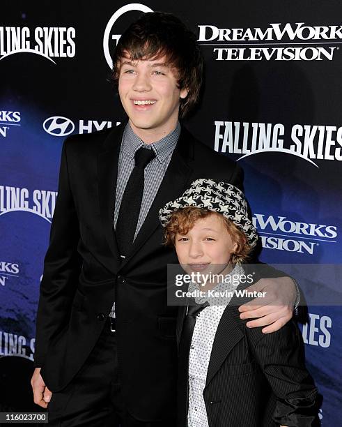 Premiere Of Tnt And Dreamworks Falling Skies Arrivals Photos And