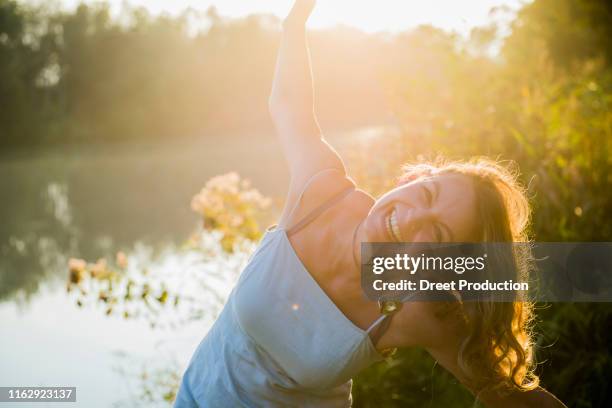 Women Laughing Hysterically Photos And Premium High Res Pictures