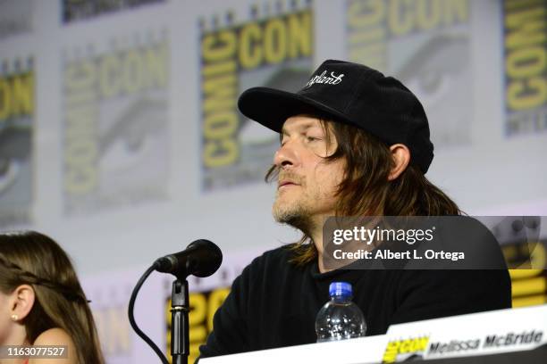 Comic Con The Walking Dead Panel Photos And Premium High Res Pictures