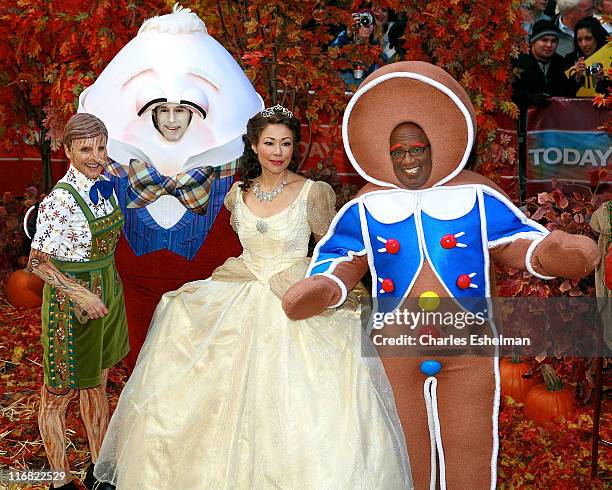 Ann Curry Matt Lauer Photos And Premium High Res Pictures Getty Images