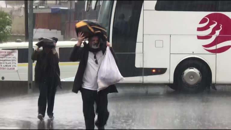 33 Heavy Rain Causes Flash Flooding In Istanbul Stock Videos Footage