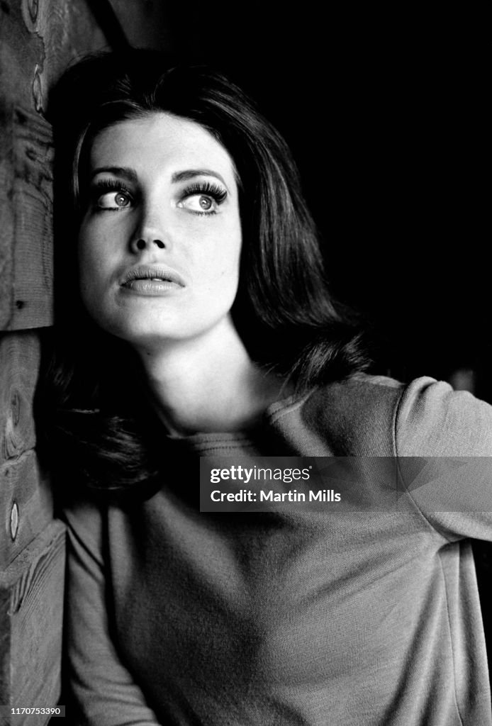 Actress And Model Gayle Hunnicutt Poses For A Portrait Circa 1968 In News Photo Getty Images