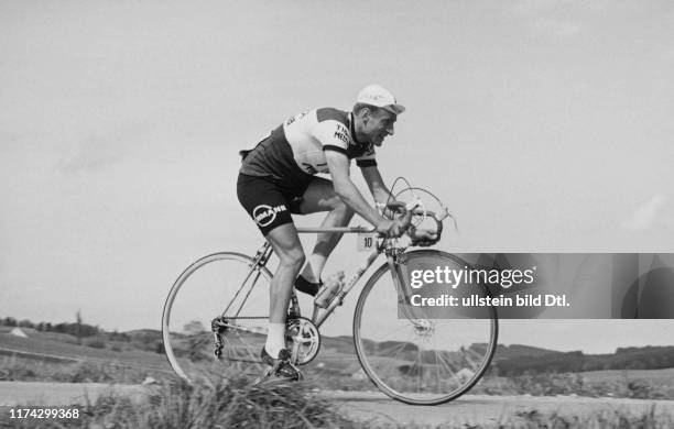 Dubach Photos and Premium High Res Pictures - Getty Images Dubach Photos and Premium High Res Pictures - Getty Images
