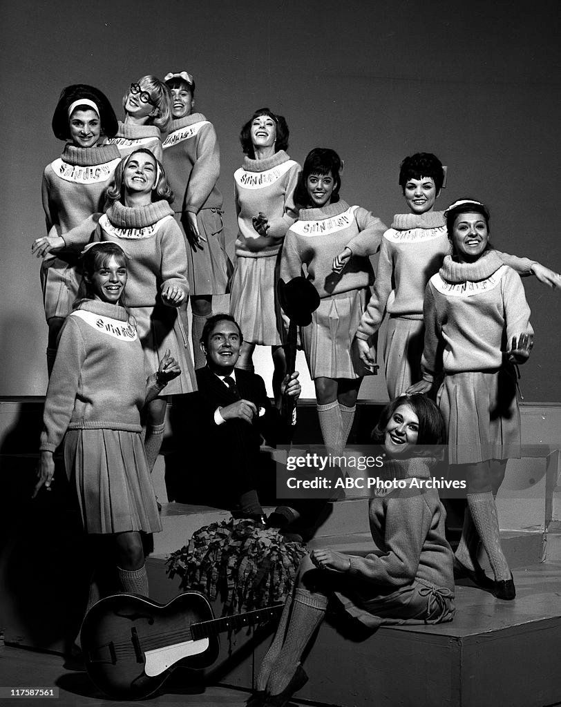 December 1 1964 Marianna Pecorateri Robinsonlaurine Yarnell News Photo Getty Images