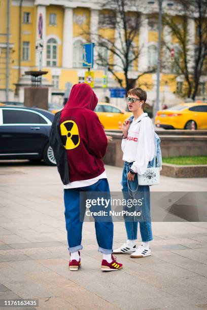 Street Style Day 1 Mercedes Benz Fashion Week Russia Photos And Premium