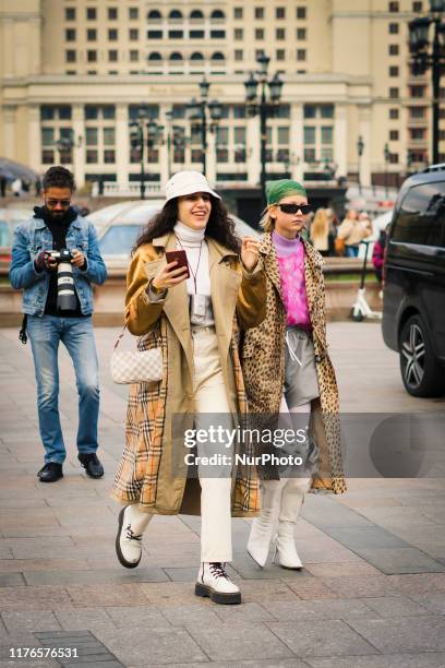 Street Style Day 4 Mercedes Benz Fashion Week Russia Photos And Premium
