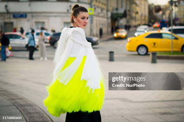 Street Style Day 5 Mercedes Benz Fashion Week Russia Photos And Premium