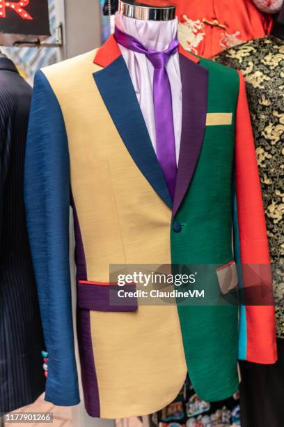 Choosing the Perfect Fabric for Your Custom Suit in Kowloon