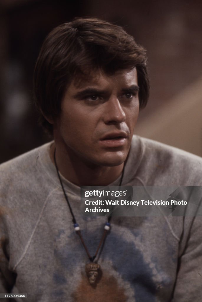 Robert Urich Appearing In The Abc Tv Series Bob And Carol And Ted