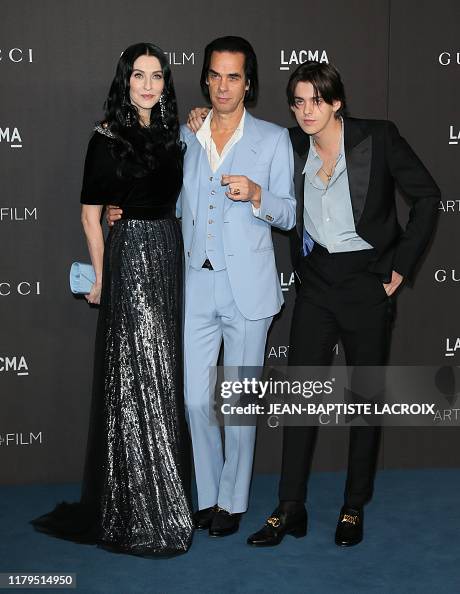 Musician Nick Cave With His Wife Susie Bick And Son Earl Cave Arrive Fotografía De Noticias