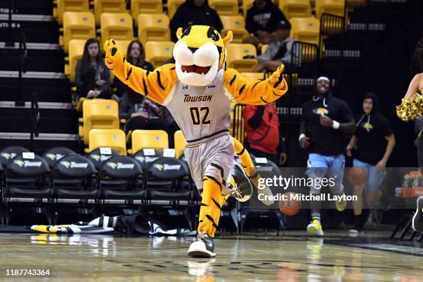 Towson Tigers Photos And Premium High Res Pictures Getty Images